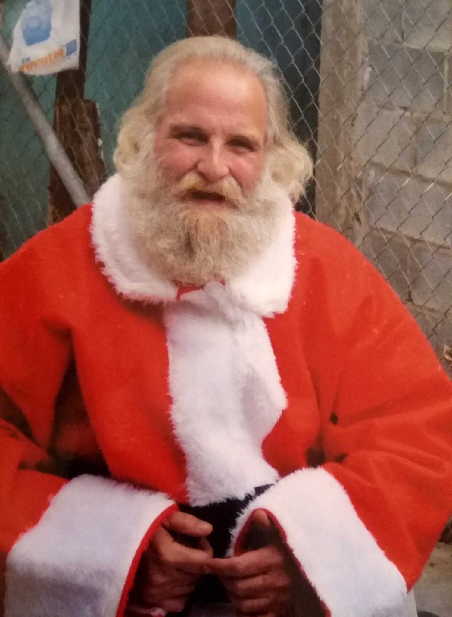 Ex-fugitive ‘Santa’ gets 18 months in prison for pot