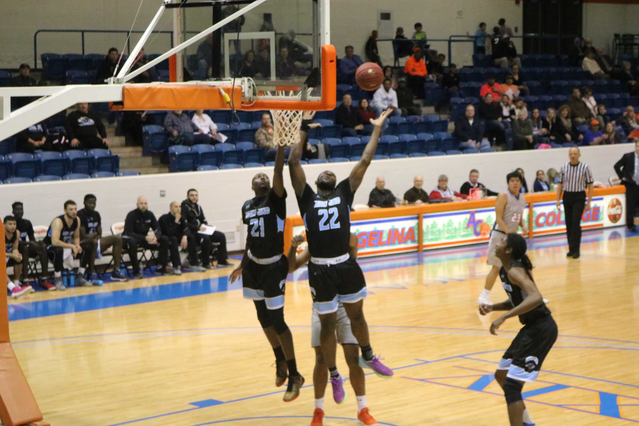 Ravens rally late for big road win in Lufkin