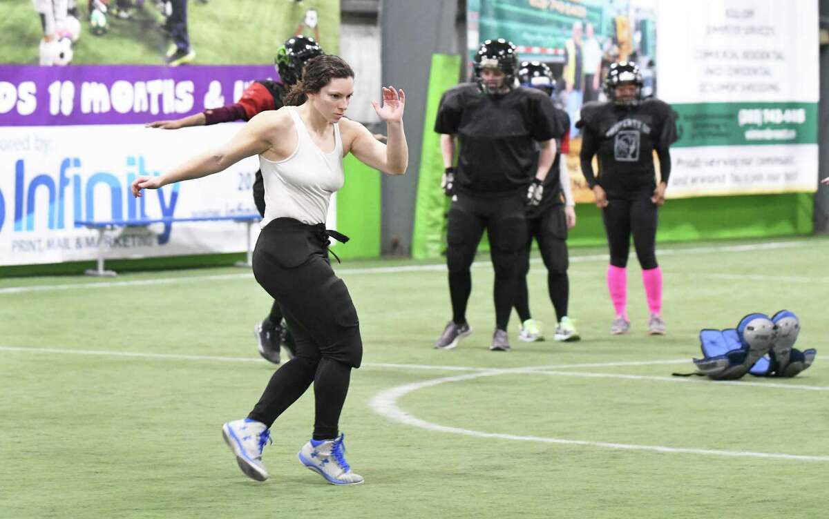 Connecticut Hawks recruit for women’s tackle football team