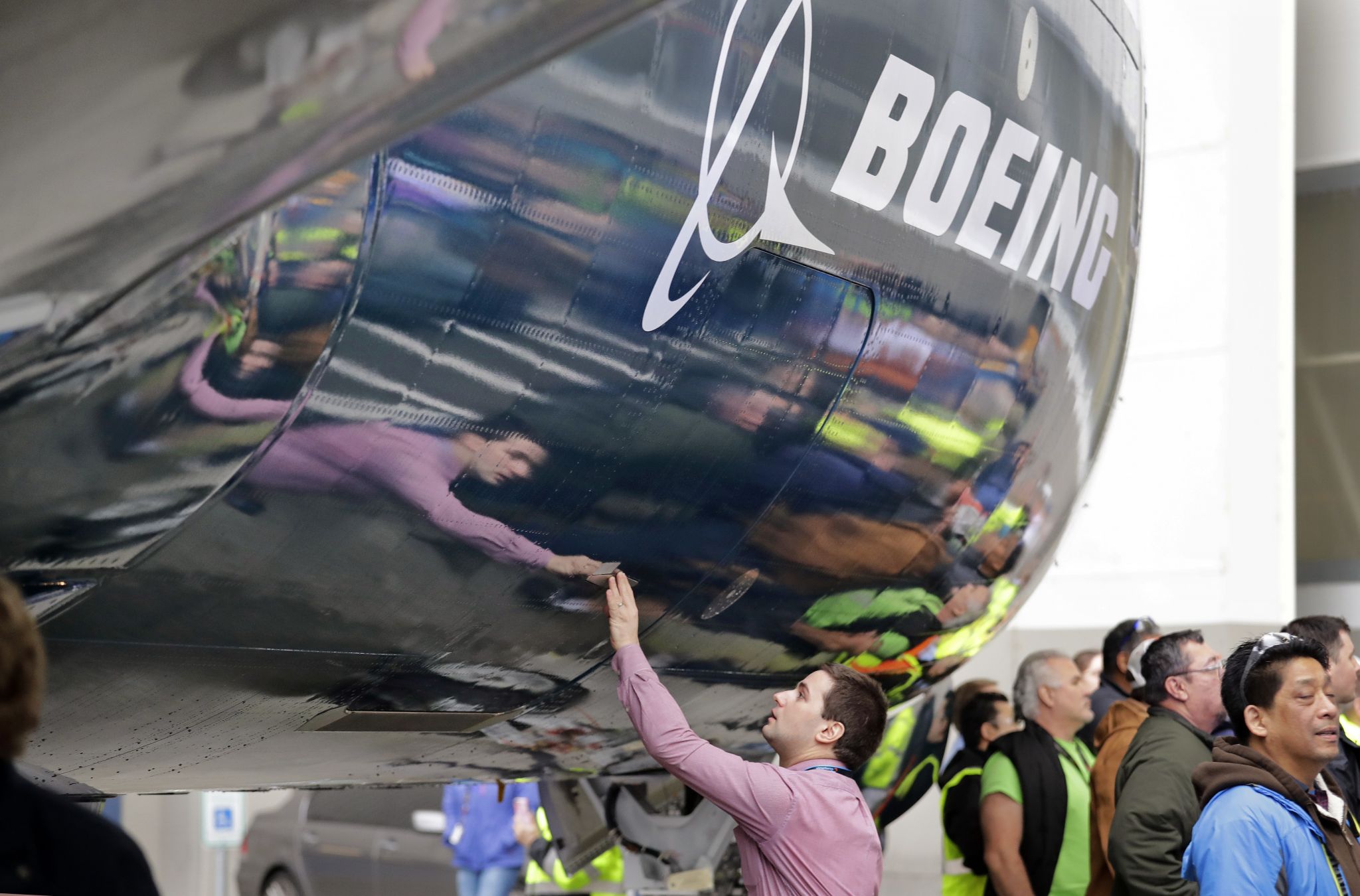 In-state Boeing workers to split nearly $600M in bonuses
