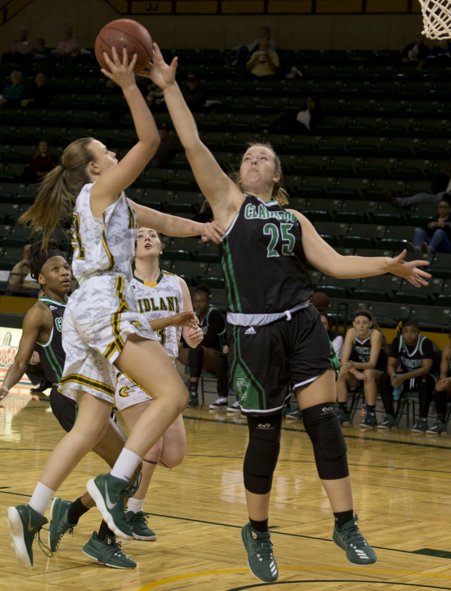 JC BASKETBALL: Preview capsules for Thursday's MC-Frank Phillips games