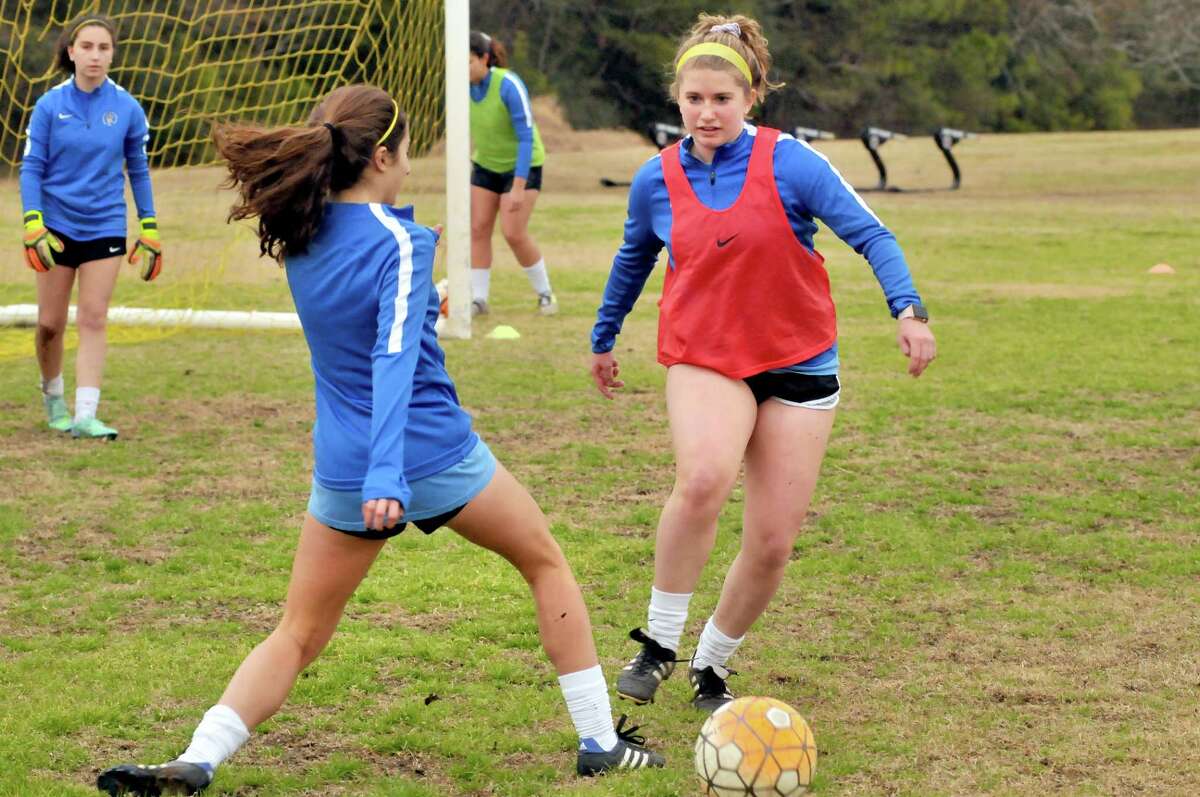 Kelly girl's soccer thriving on fast, aggressive offense