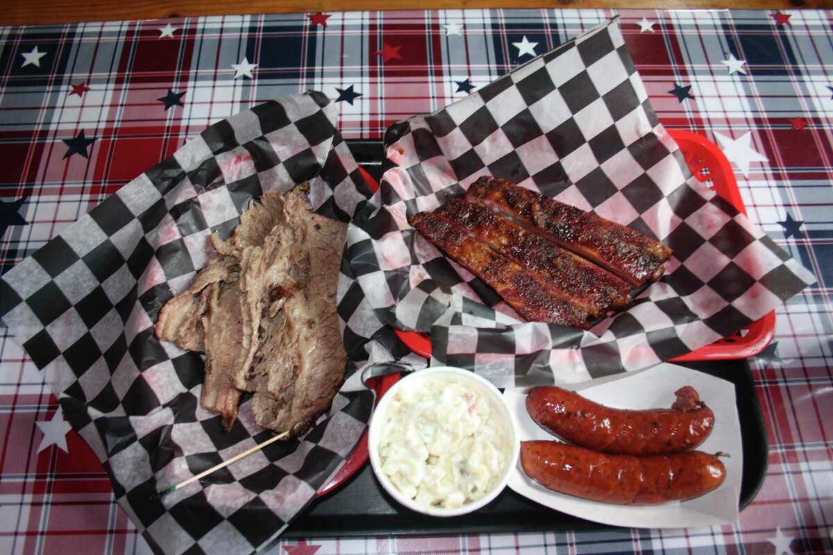 52 Weeks of BBQ: Rusty Bucket BBQ