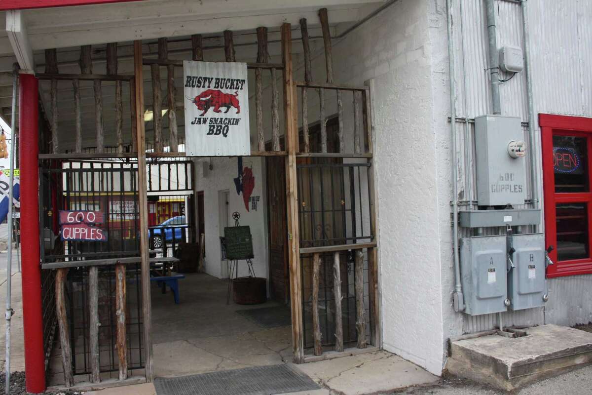 52 Weeks of BBQ: Rusty Bucket BBQ