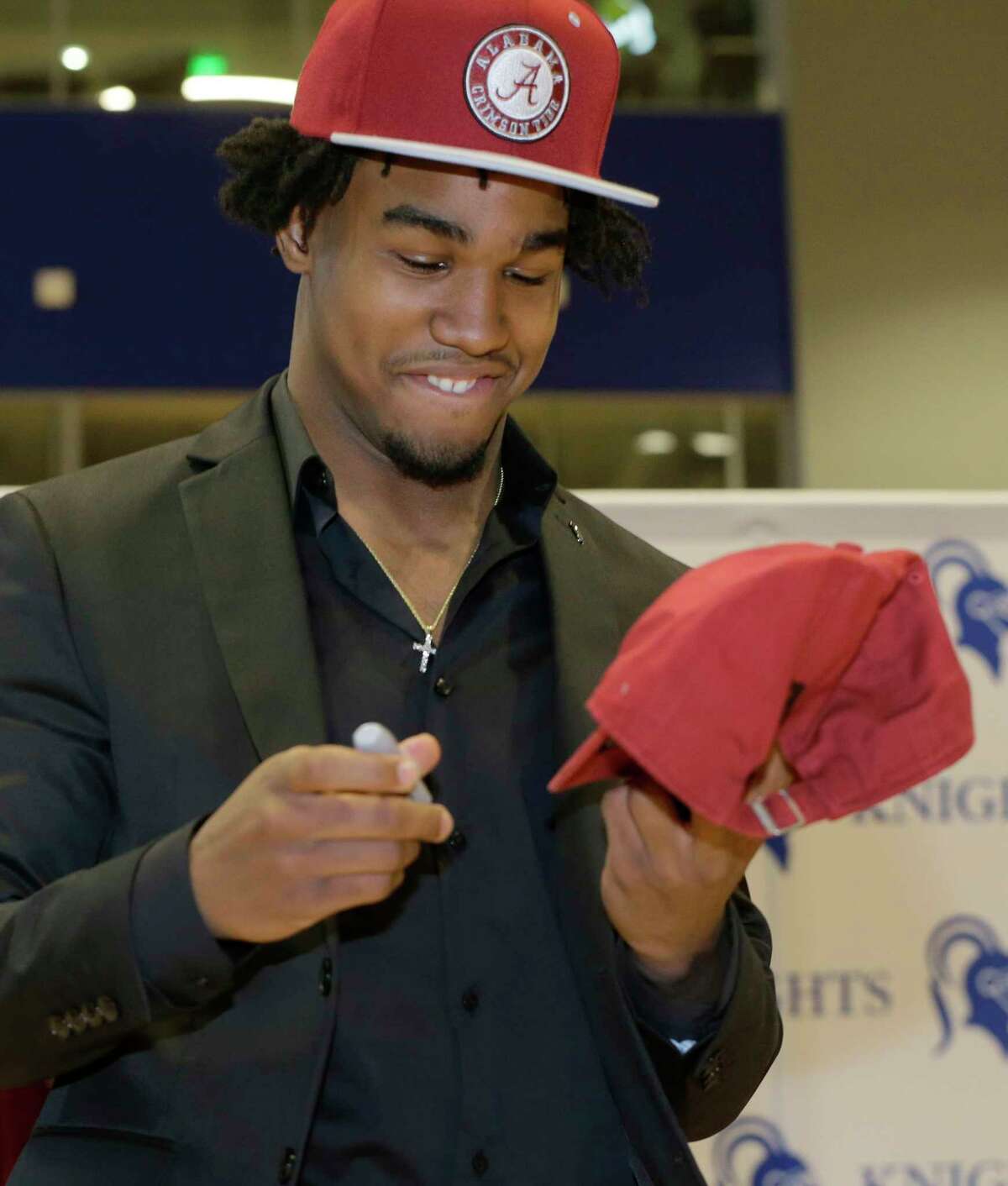 Episcopals Jaylen Waddle Signs With Alabama