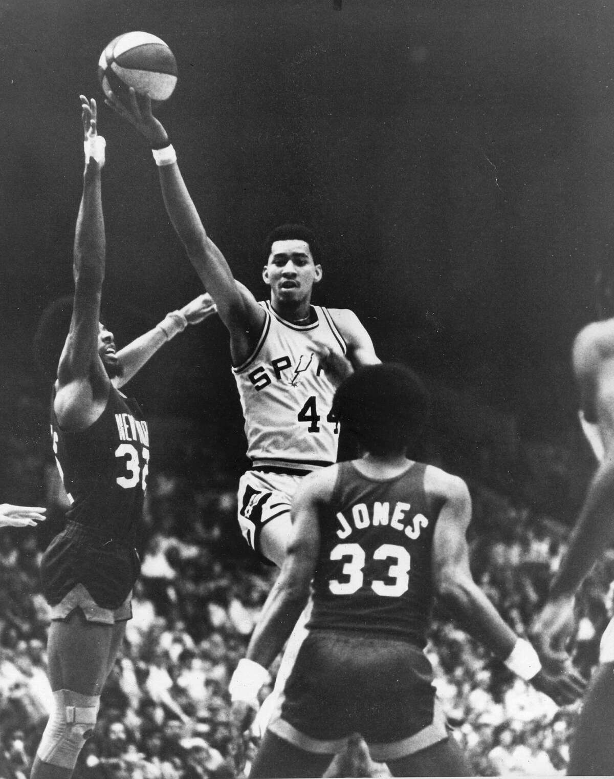 HemisFair Arena was where Spurs first scored with S.A. fans