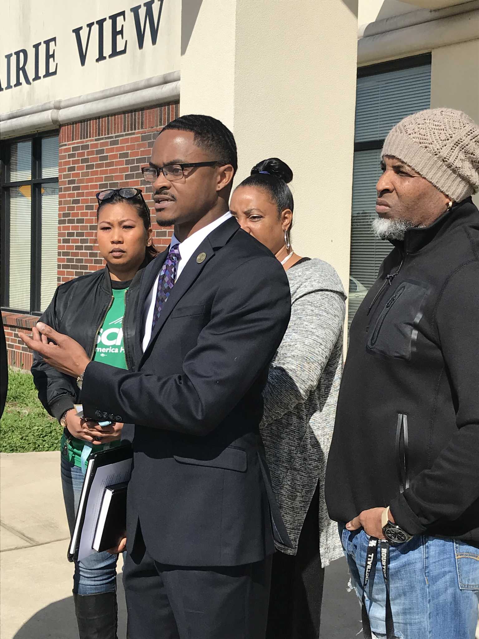 Charges dismissed against Prairie View cop who Tased city councilman