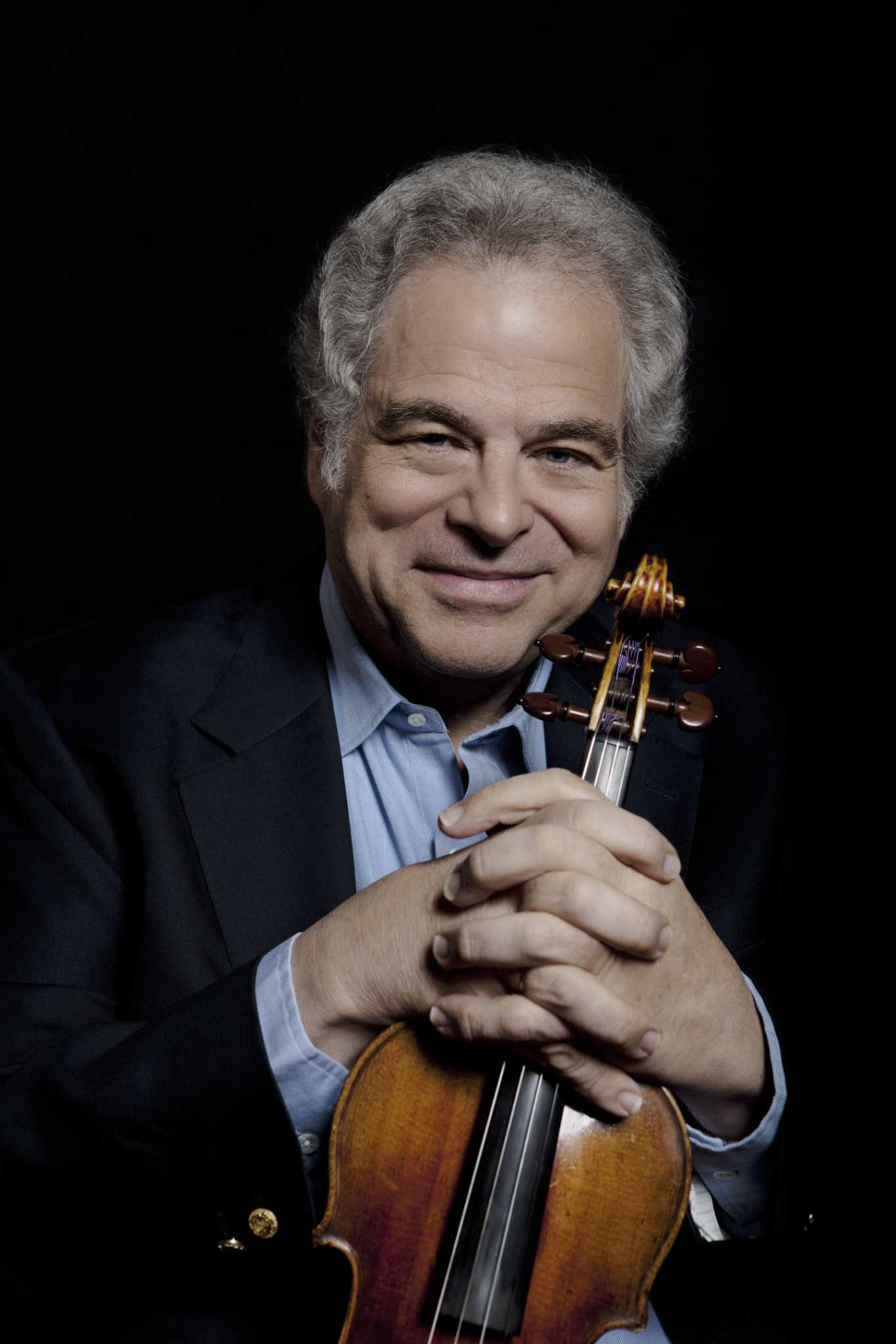 Review: Perlman dazzles with challenging, entertaining recital