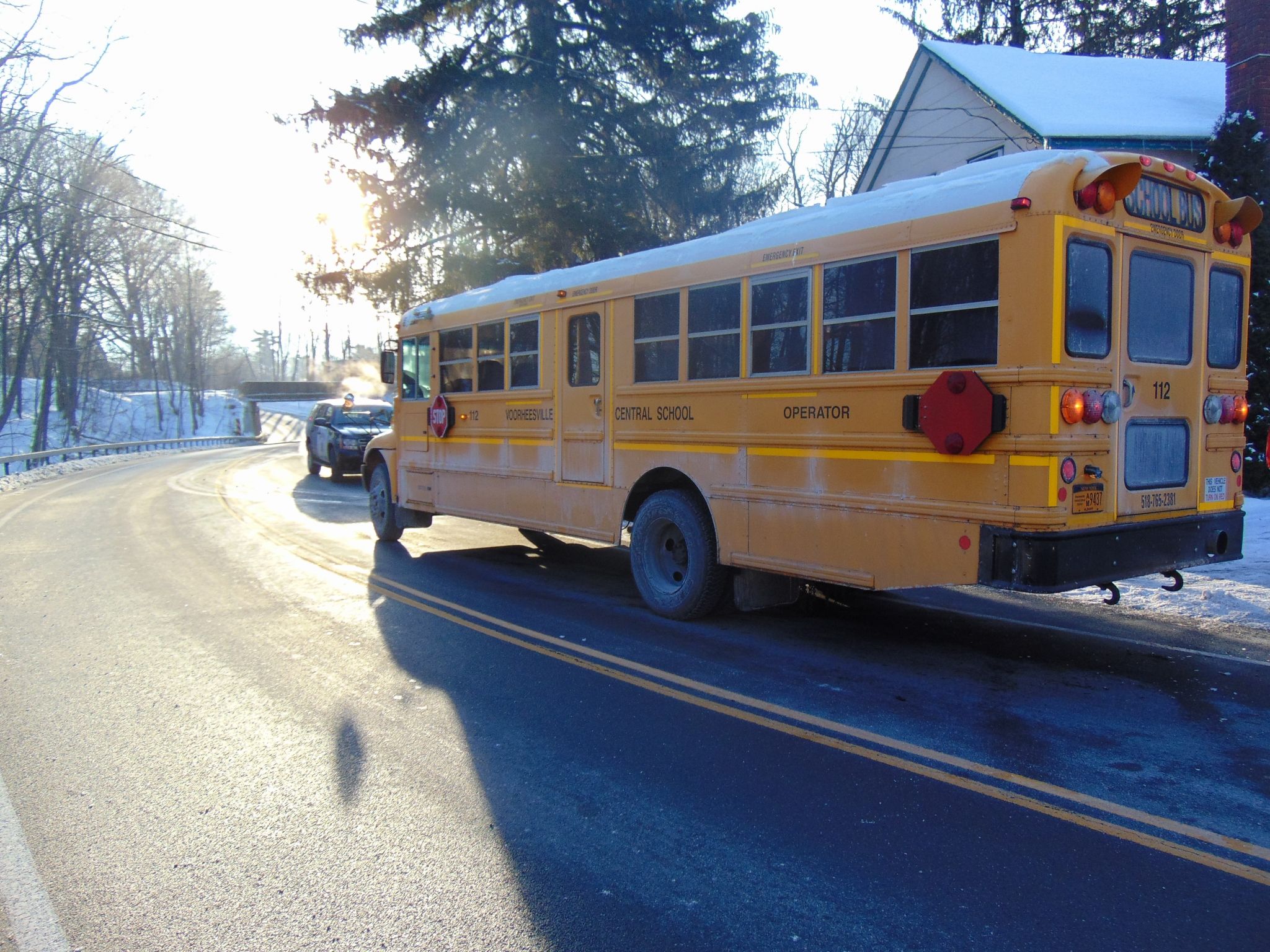 Minivan hits Voorheesville school bus with students aboard