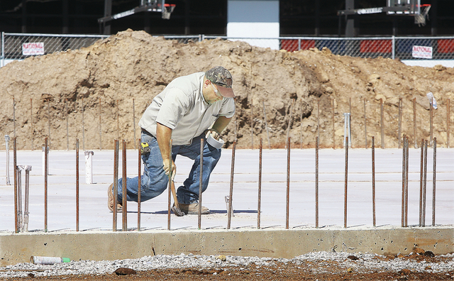 Shell gives Roxana schools $50K