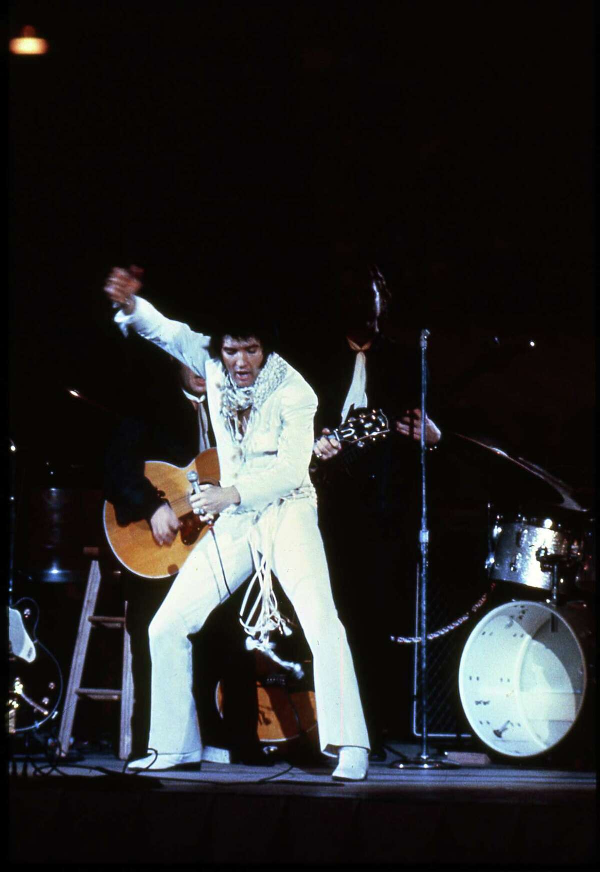 Conspiracy theory says Elvis used his 'dead' twin brother as a body ...