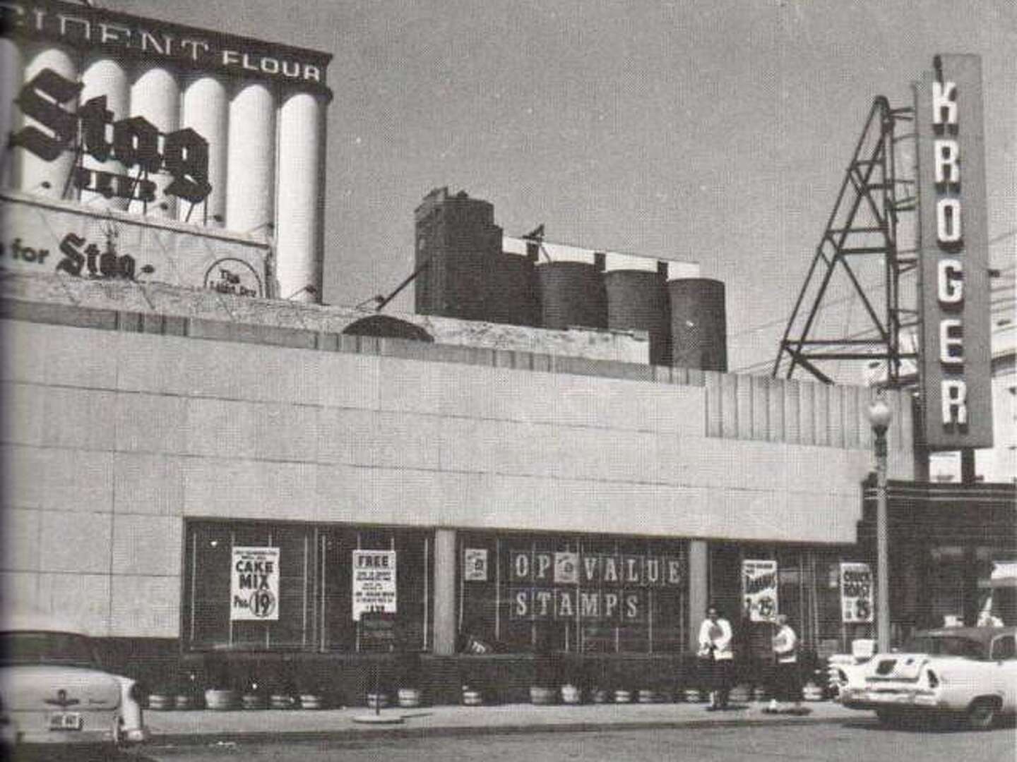 Our Past: Kroger opened first chain in Alton in 1923