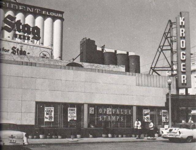 Our Past: Kroger opened first chain in Alton in 1923