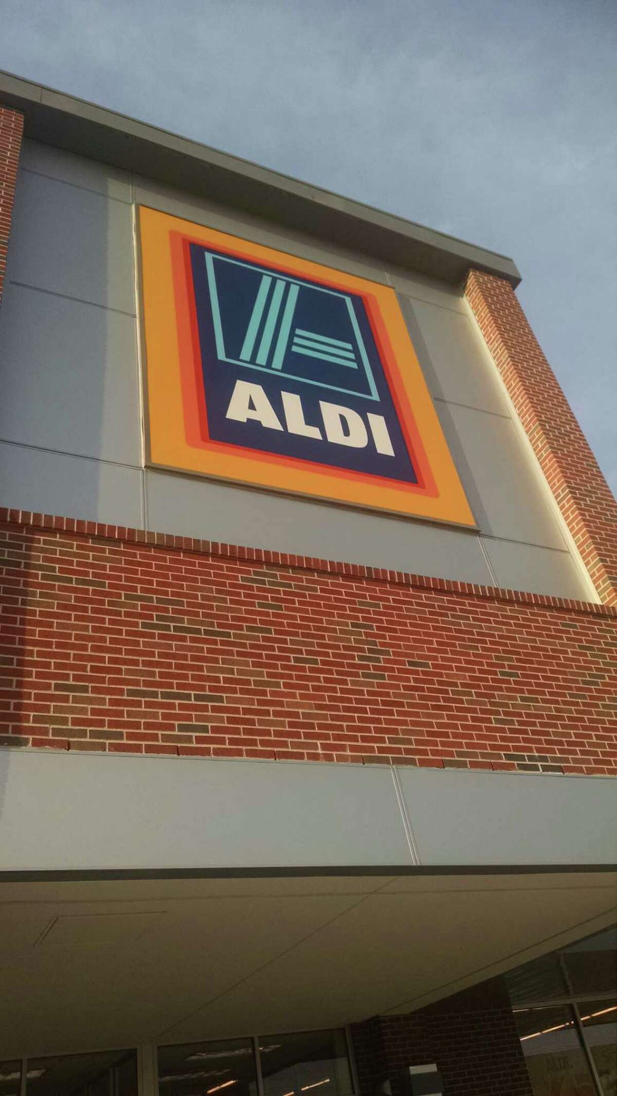 Aldi to open in former Hancock Fabrics store in Clear Lake