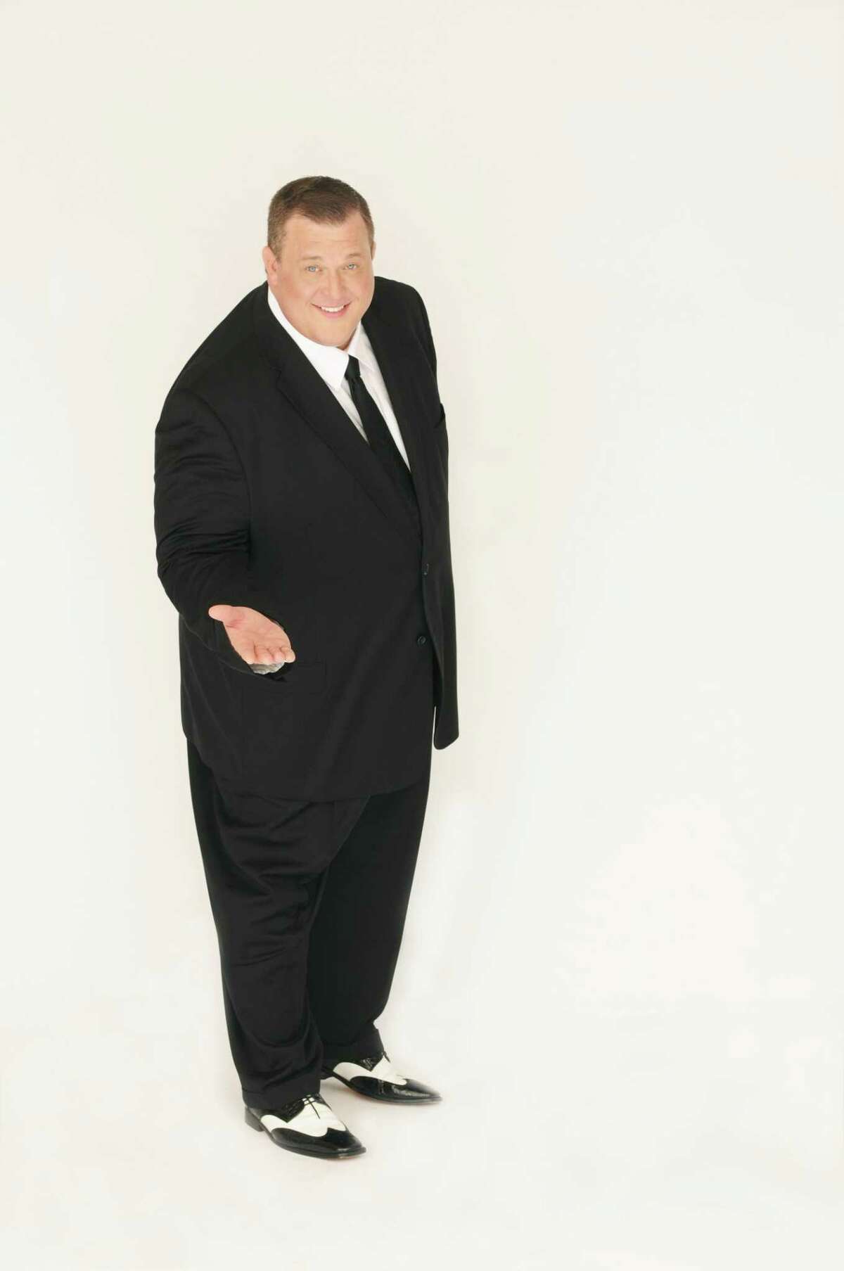‘Mike & Molly’ star Billy Gardell brings stand-up show to Ridgefield