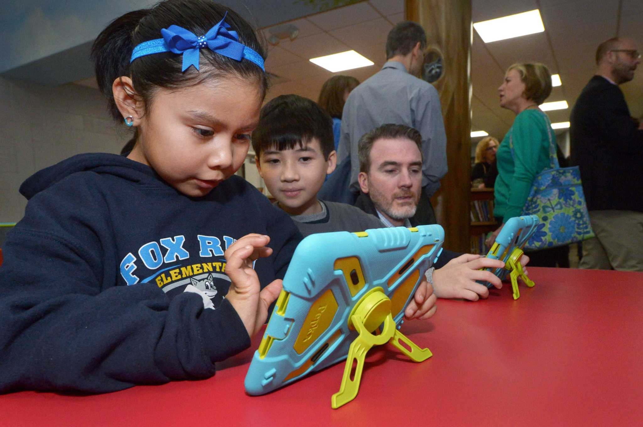 Fox Run Elementary School transforms library for the digital age