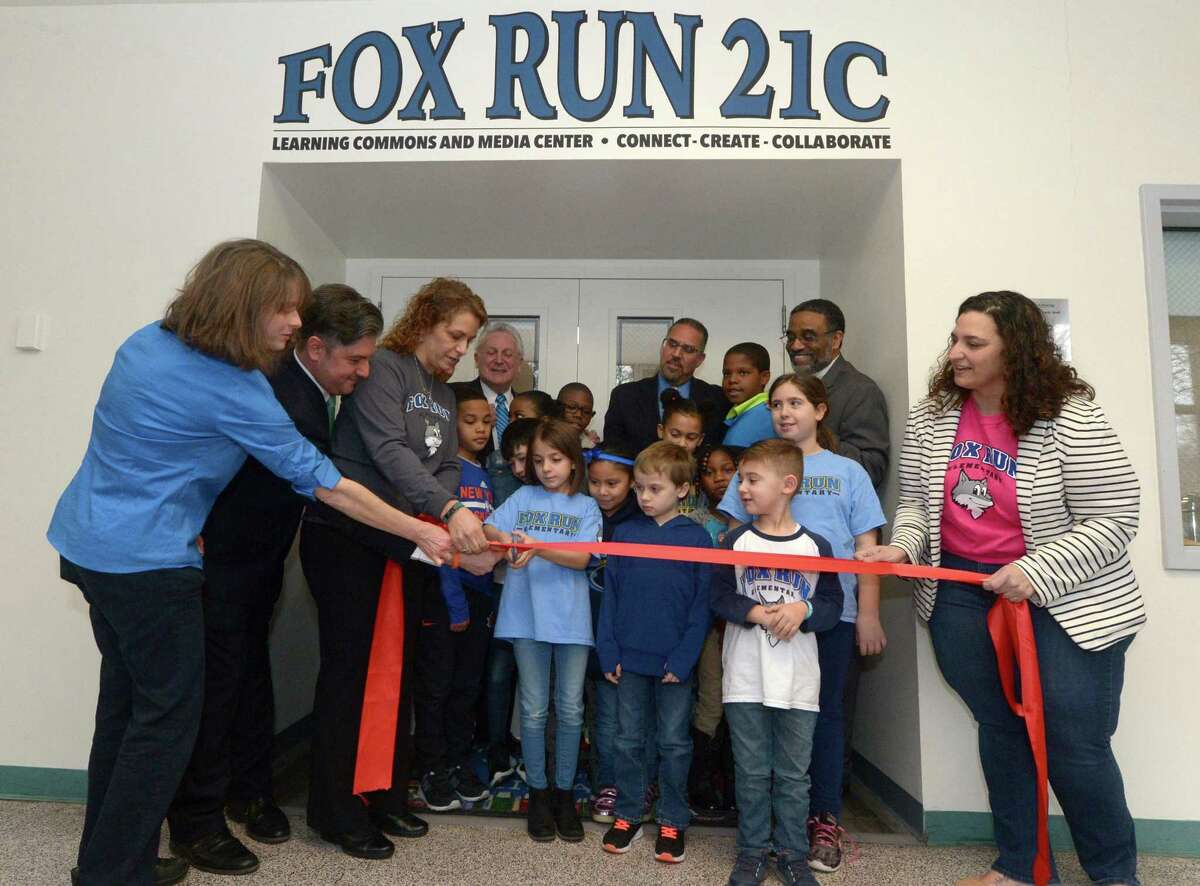 Fox Run Elementary School transforms library for the digital age