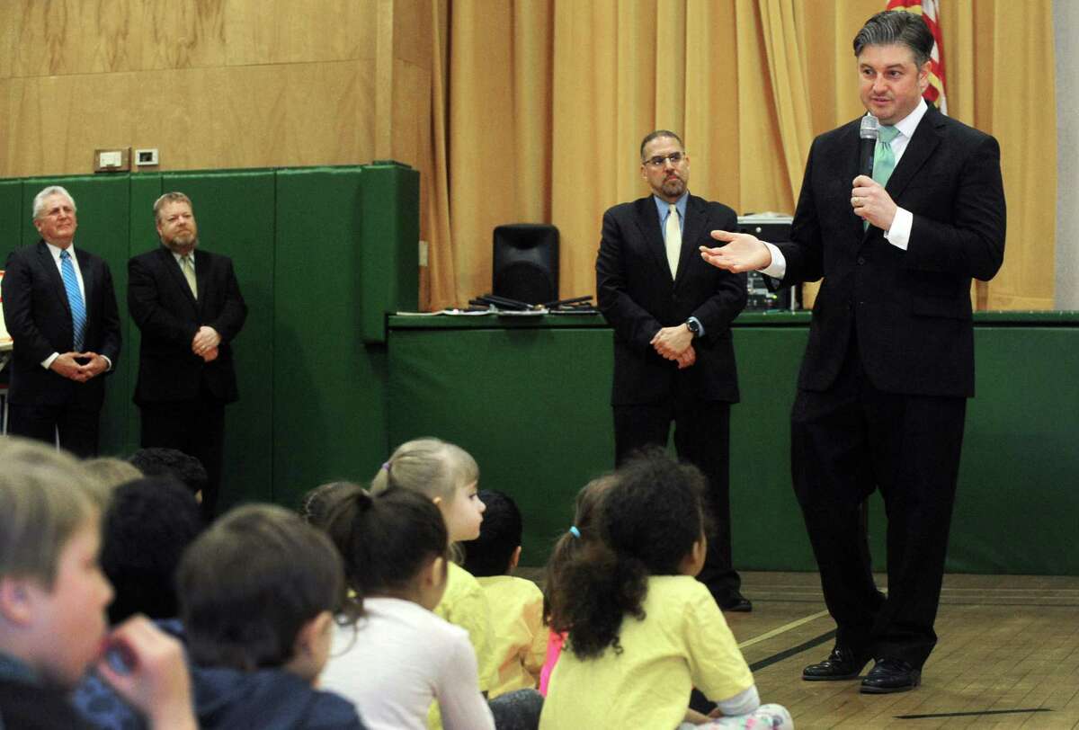 Fox Run Elementary School transforms library for the digital age