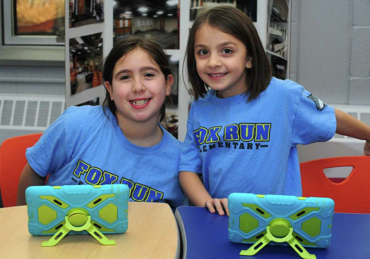 Fox Run Elementary School transforms library for the digital age