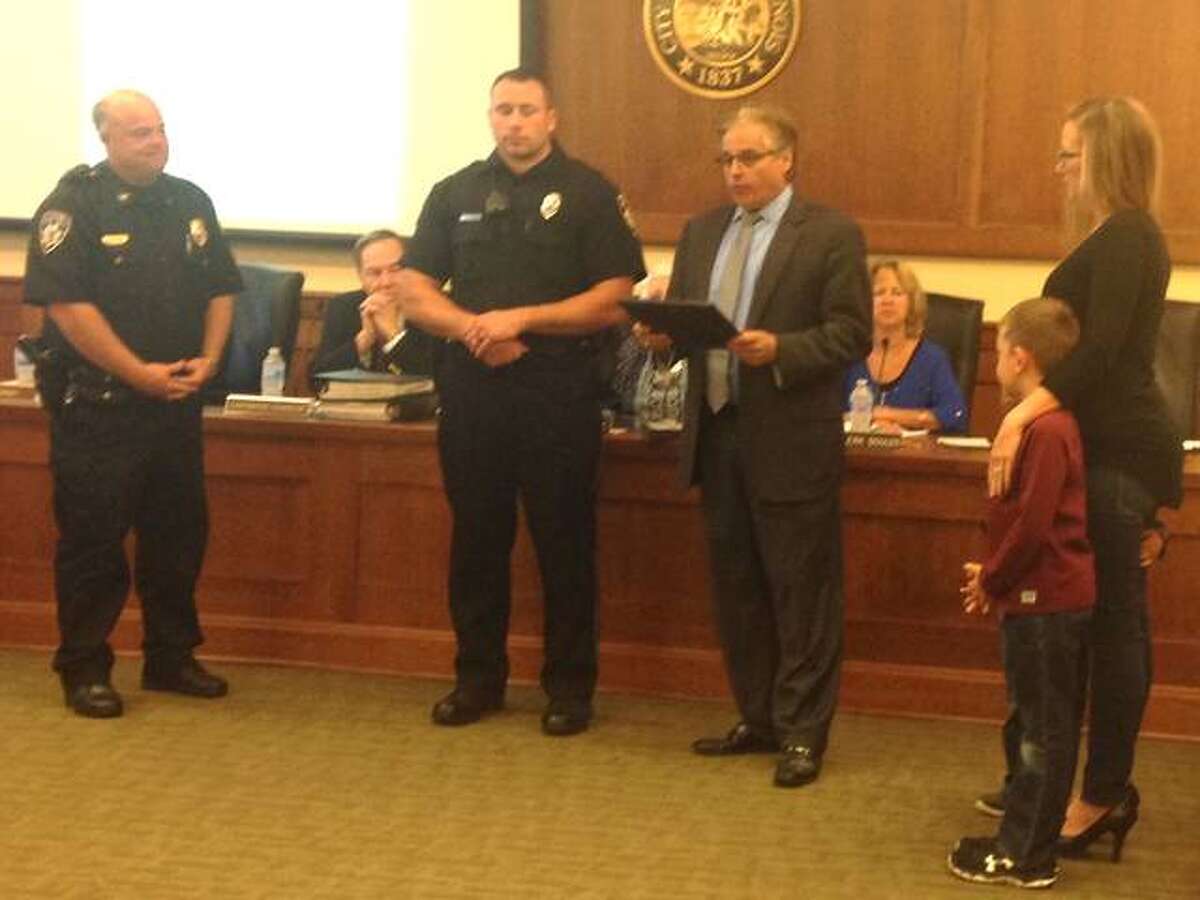 Alton Mayor honors firefighters, police for saving lives in crash, shooting