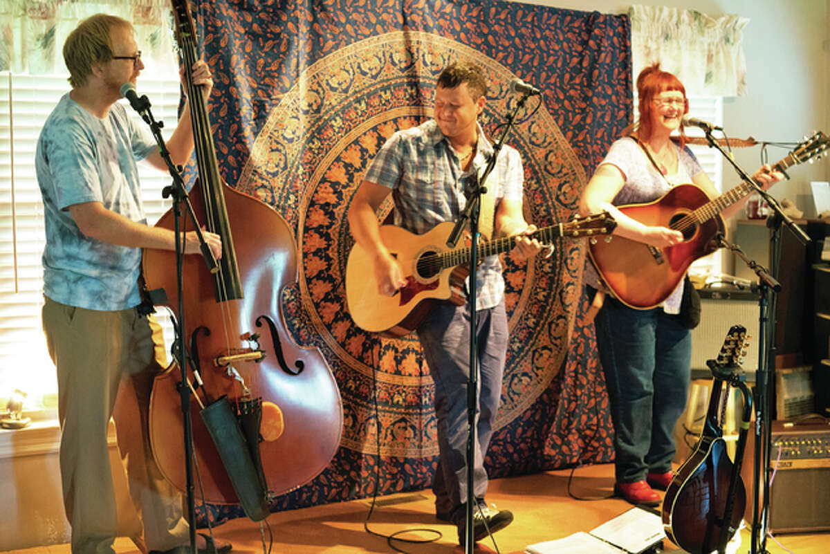 Happy trails: Folk, western musician Daryl Wayne Dasher to wrangle ...