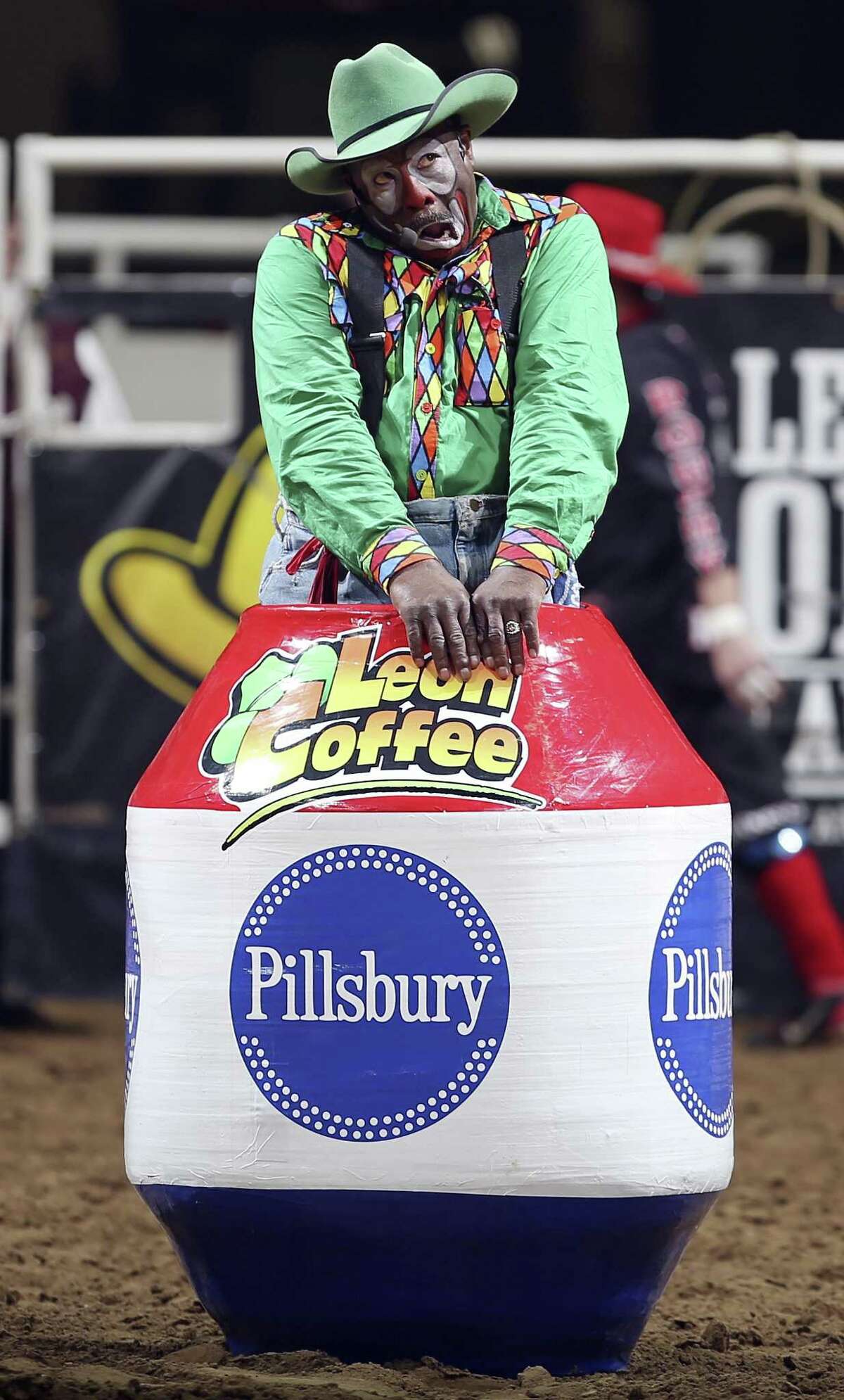 Veteran barrelman makes himself a target for roaring bulls