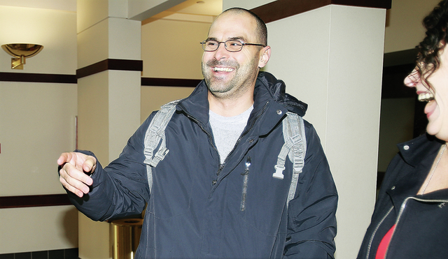 Lavite allowed back in administration building