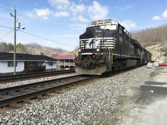 Railroad sues, claims millions of rail ties defective