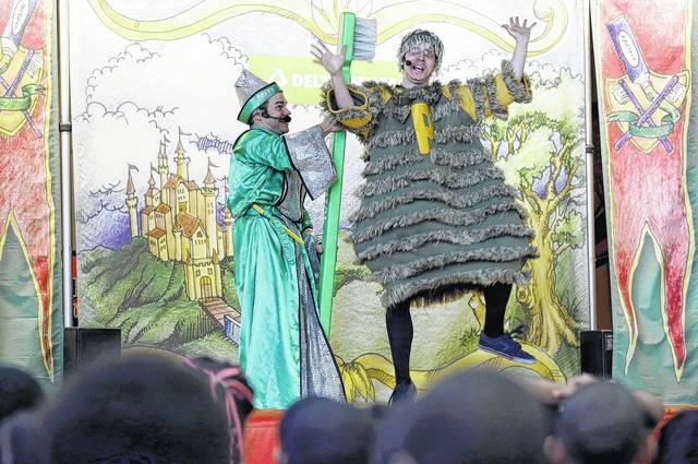 Tooth Wizard brings a smile to students