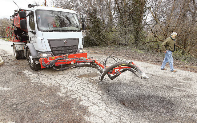 Alton tests 4-in-1 street patching truck; could save materials costs