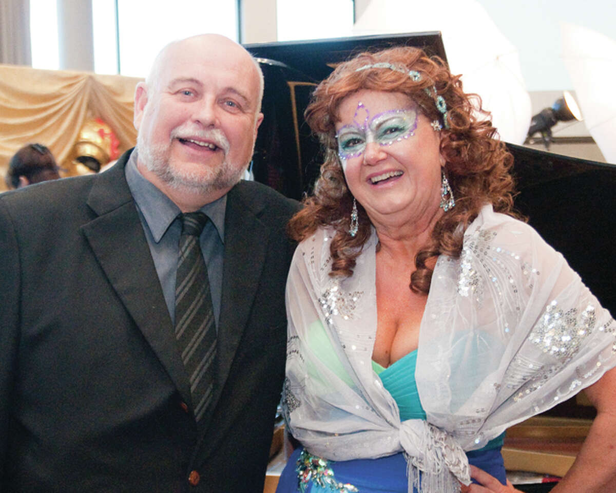 Alton Little Theater knocks its ball out of park with masquerade event
