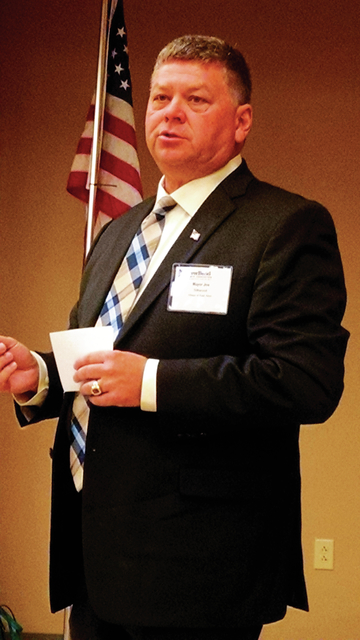 Alton, East Alton mayors present community update