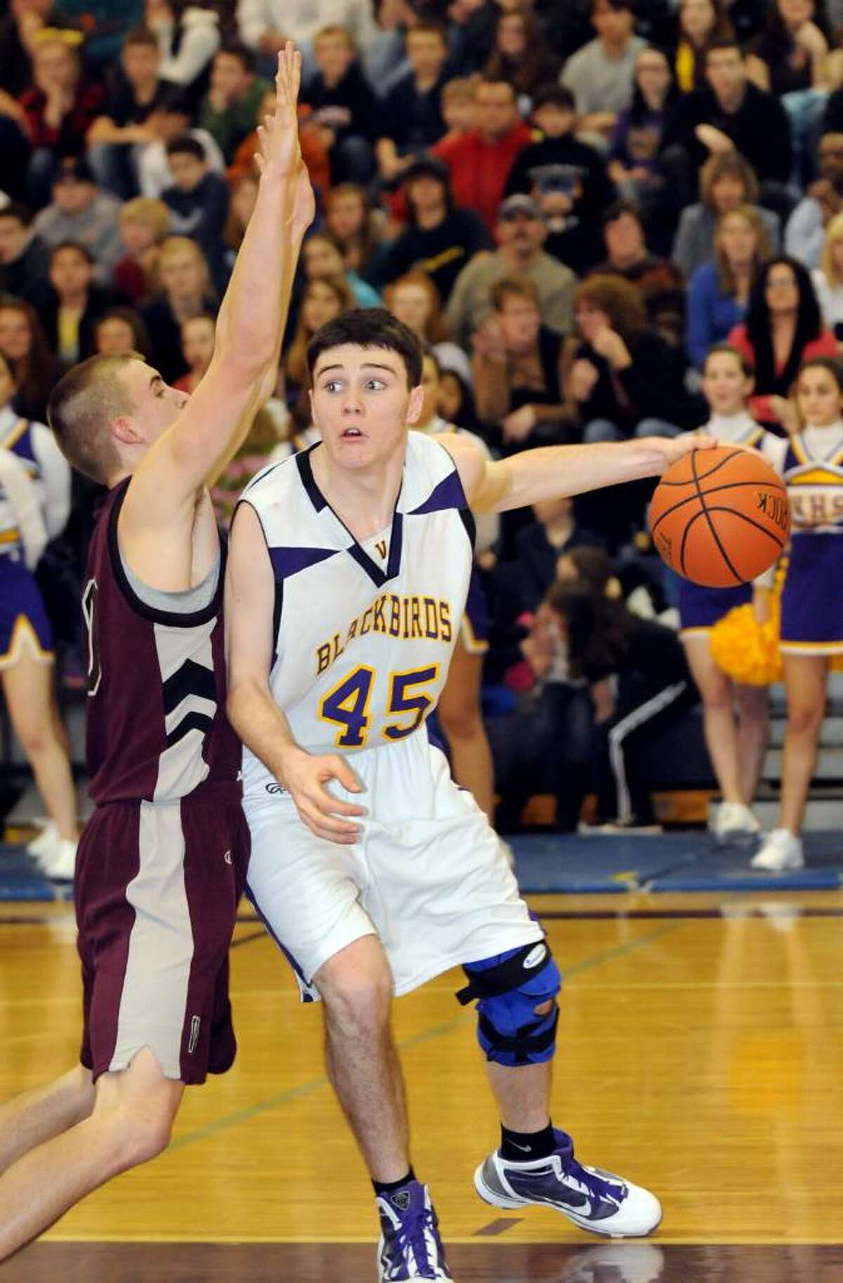 Cannoneers topple No. 1 Voorheesville