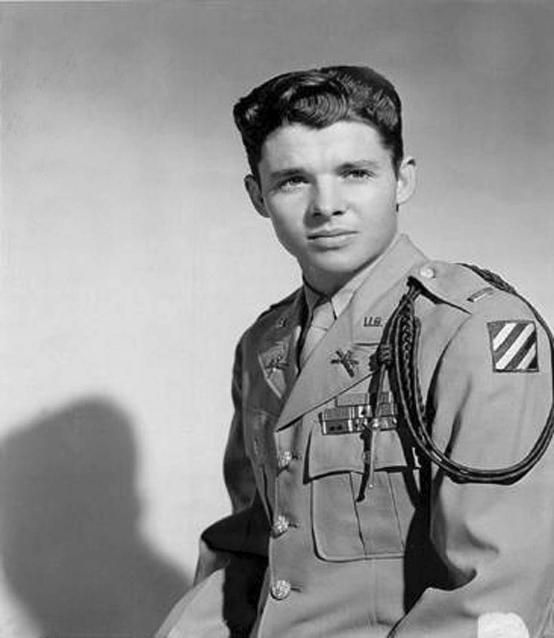 Army recruits met war hero Audie Murphy in downtown San Antonio
