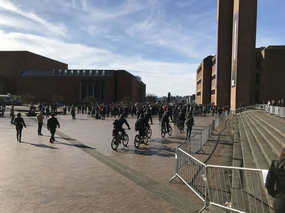 At least 5 arrested after skirmishes at UW rally, protest - seattlepi.com
