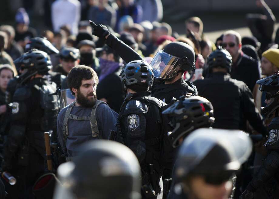 At least 5 arrested after skirmishes at UW rally, protest - seattlepi.com