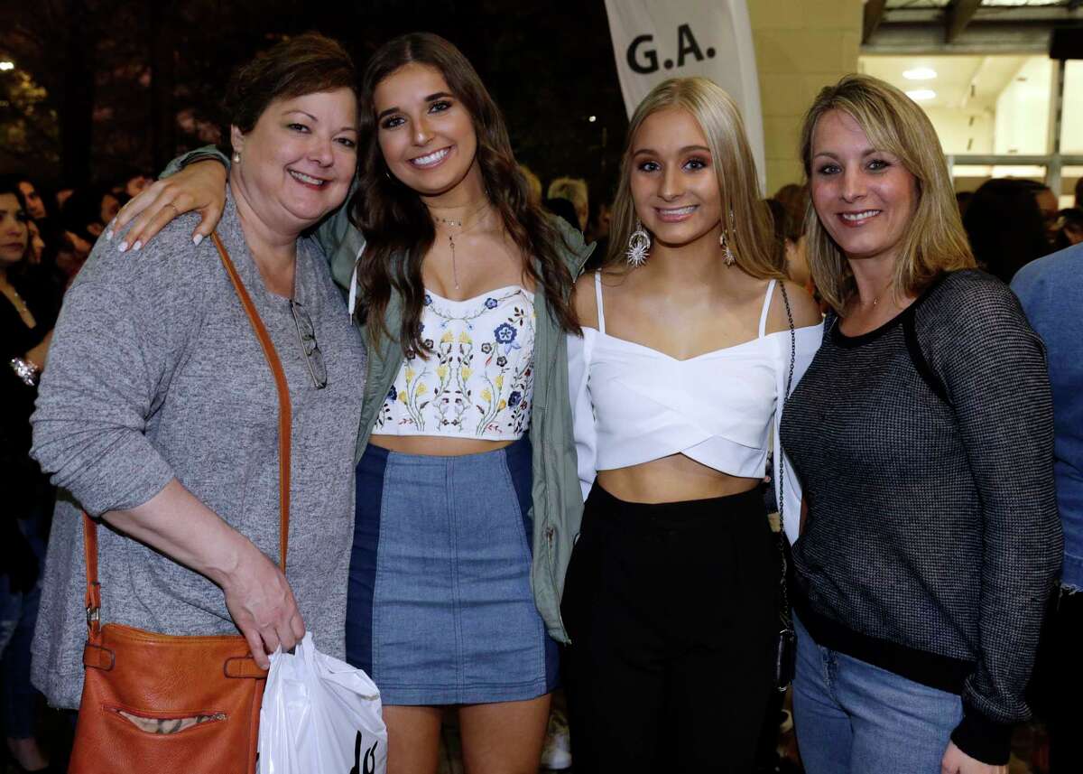 Photos: Lana Del Rey draws faithful fans in Houston