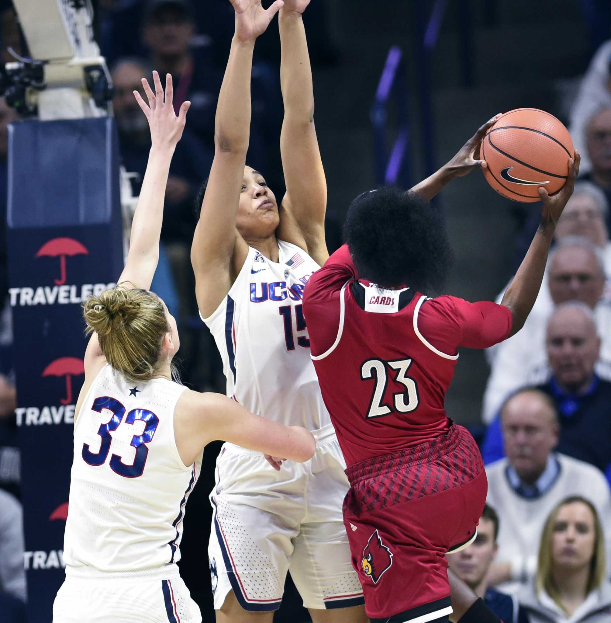 On-court bond continues to grow between UConn All-Americans Samuelson ...