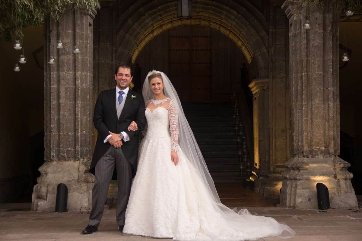 A wedding fit for a princess -- Houston's princess, that is