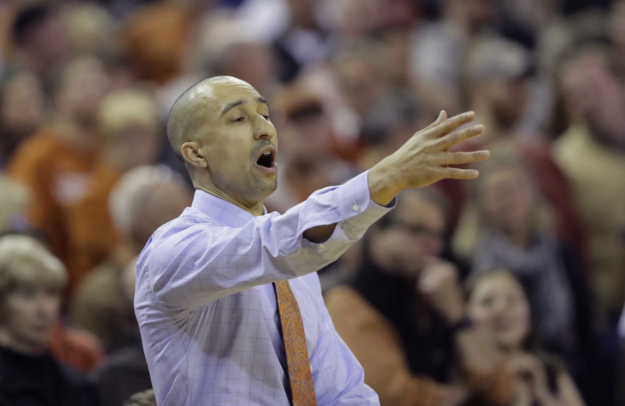 NCAA HOOPS: Shaka Smart's 3rd year at Texas a season of struggles