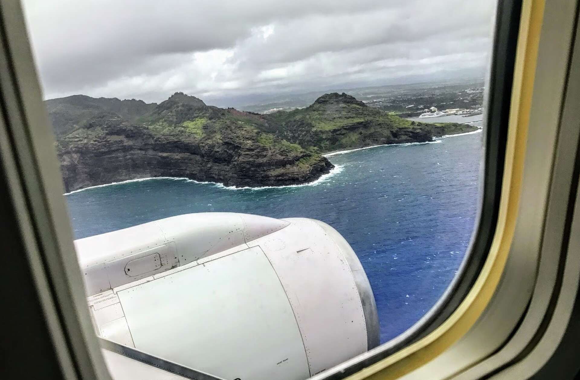 How to fly to Hawaii in first class