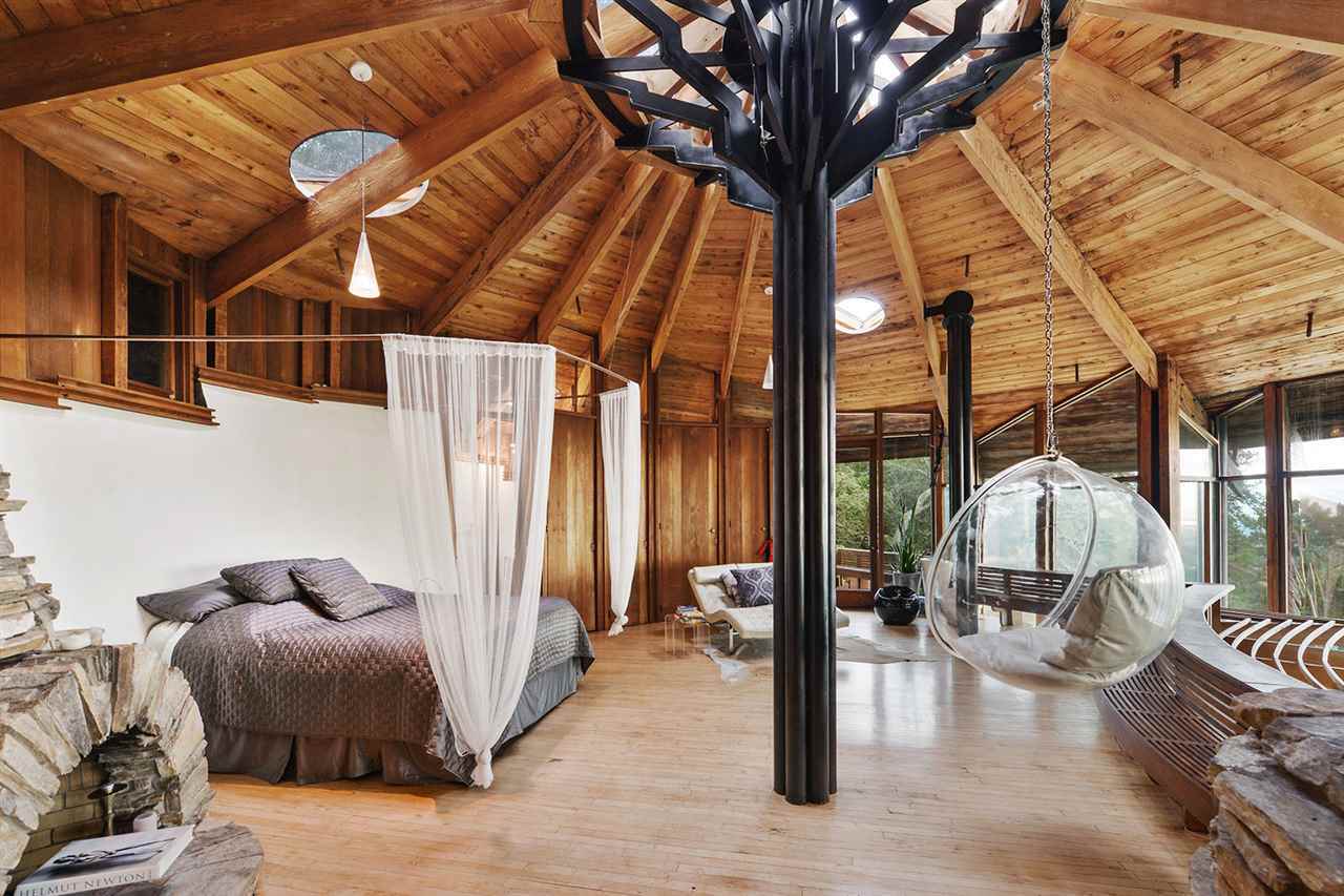 Stunning Daniel Liebermann home now accepting $400K less — and Bitcoin