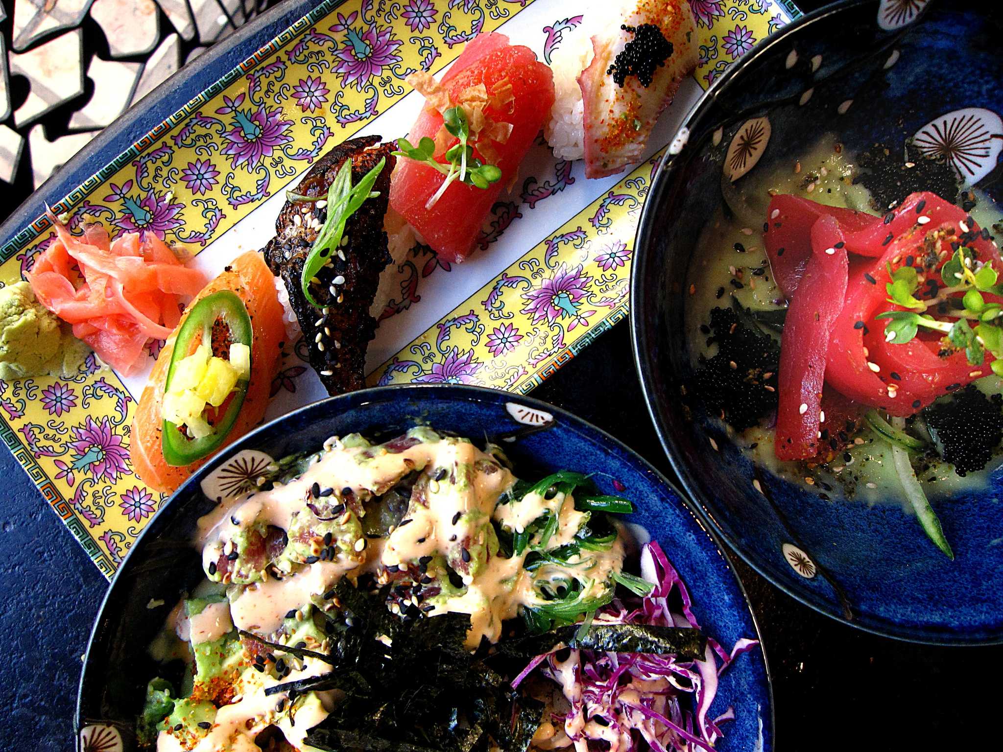 Review: Hanzo puts a stylish edge on drinks and dinner