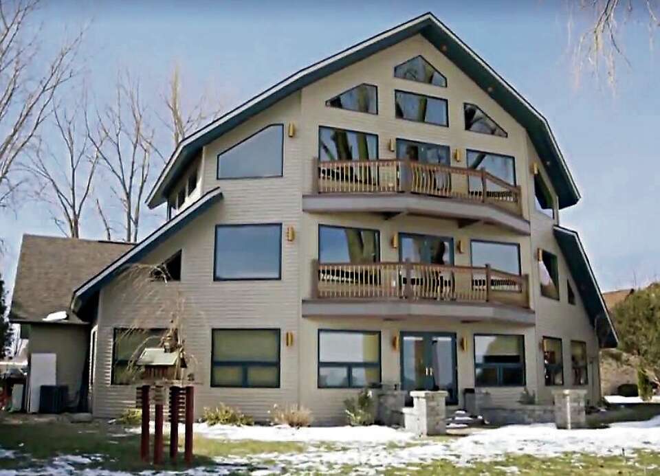 Bill and Barb Putman killed; 5 hurt in Tuscola crash