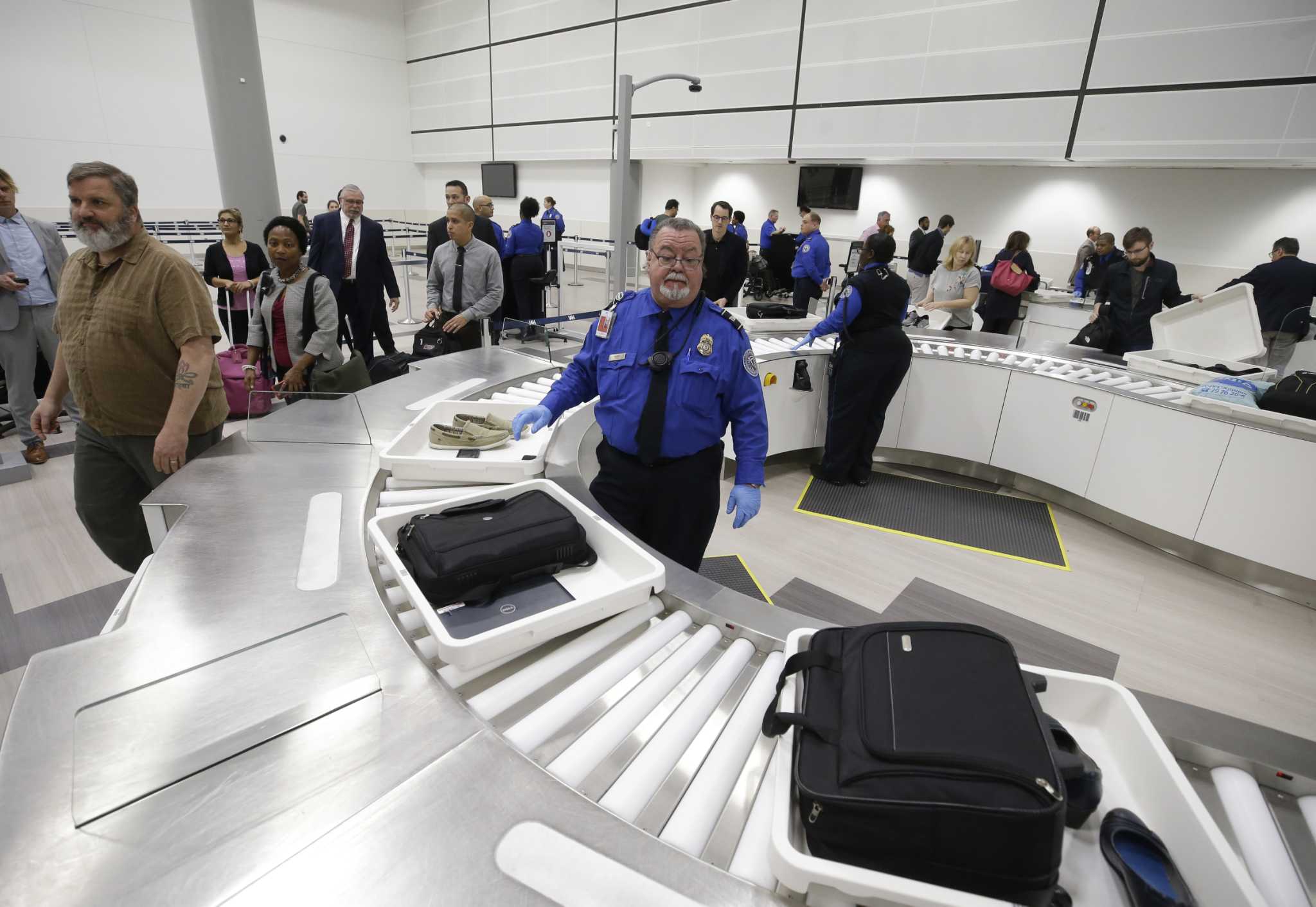 United to demonstrate new automated security lanes at IAH