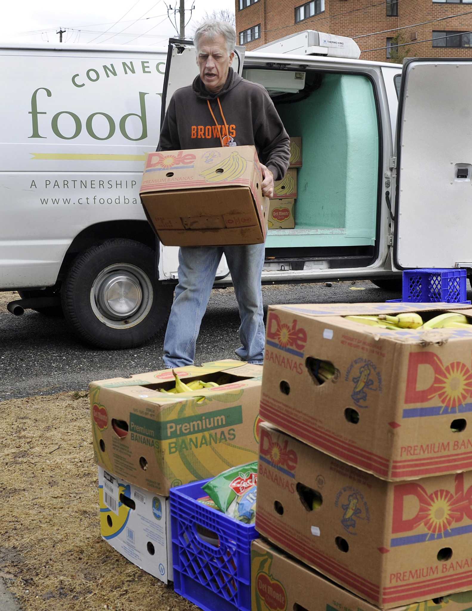 ‘Man in a Van’ delivers fresh food donations every week
