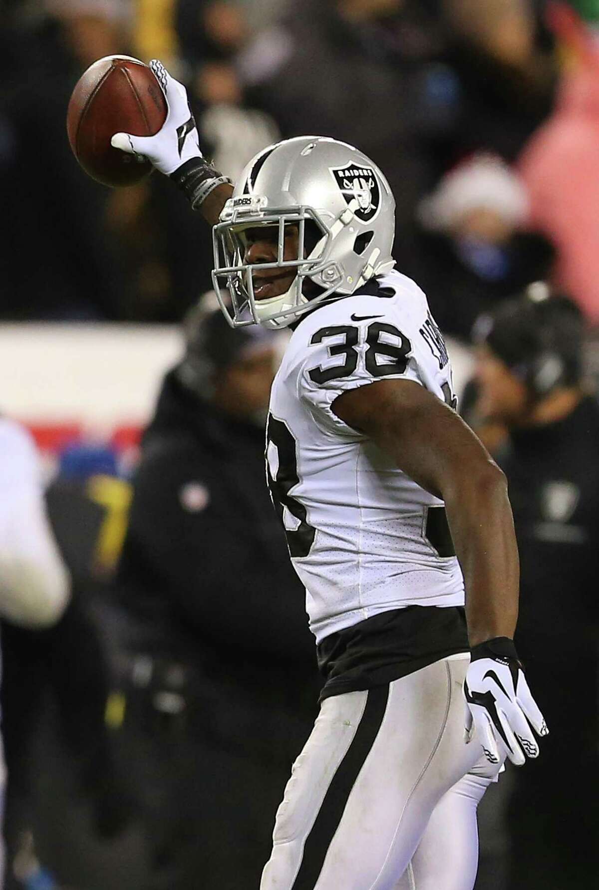 Raiders’ TJ Carrie shares scar, experiences with young patients