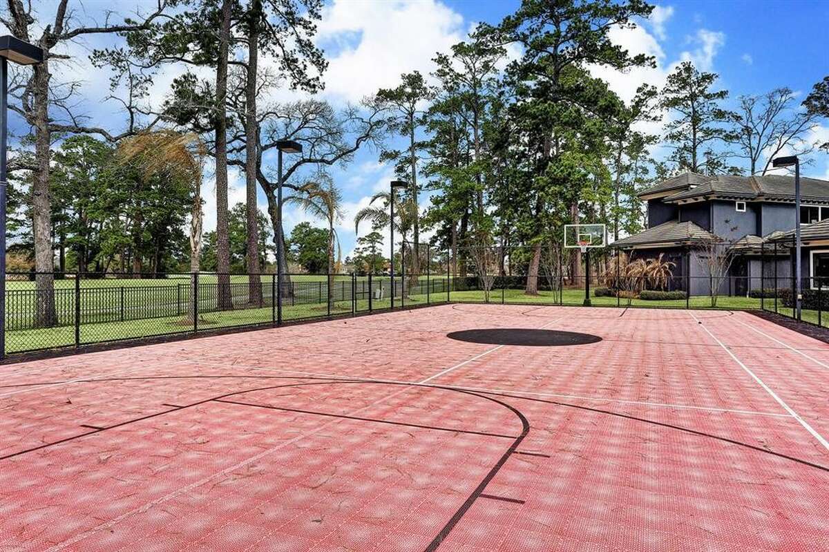 Large Humble mansion gets modern face lift, listed again for $2.1 million
