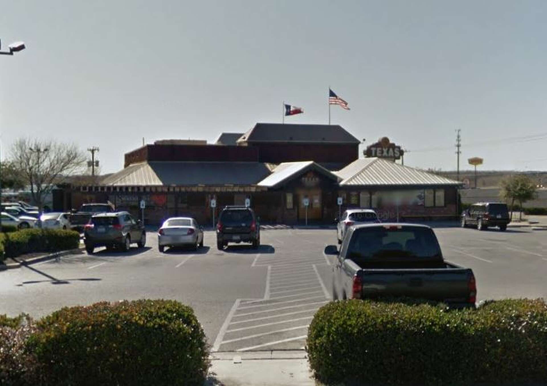 SAPD confirm 5th victim in shooting outside Texas Roadhouse