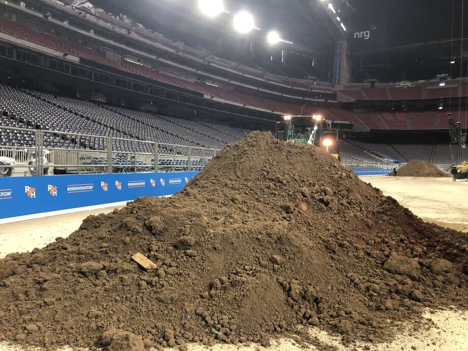 The dirt at RodeoHouston is a very special kind of dirt - Houston Chronicle